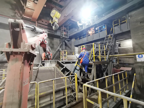 Rock Breaker Boom System Used In The Mining To Remove Oversize Rocks ...
